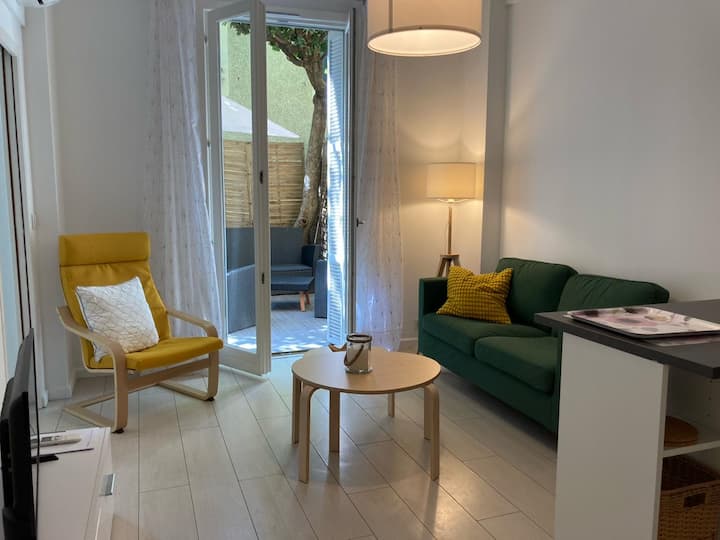 Rez-de-jardin Avec Terrasse - Climatisation - Gare de Nice Ville