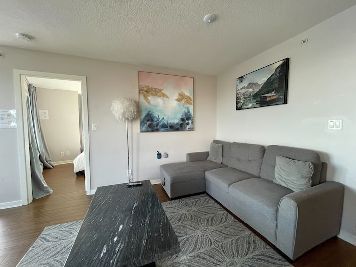 "New" City Views & Cozy Vibes | Pool, Gym+parking! - 6400