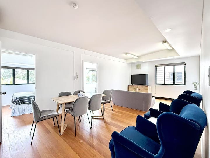 Family & Group Getaway – 5 Bedrooms, 12 Guests - Brisbane