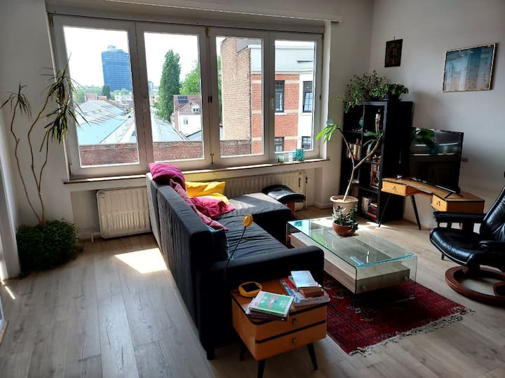 Appartement Lumineux Avec Balcon - Auderghem