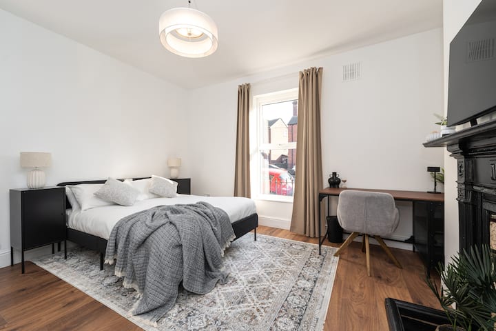 Spacious Double Bedroom In Broadstone - Portmarnock