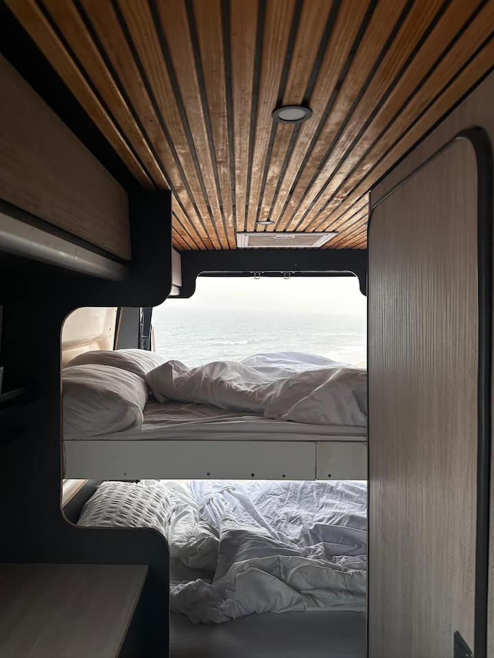 Camper The Feather Van Nomad4 - Barcelona