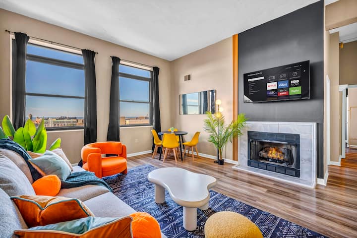 Colorful 2bed Apt • Heart Of Downtown • Lake Views - JACK Cleveland Casino