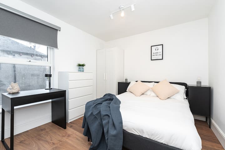 Cute Double Bedroom In Broadstone - Dublin