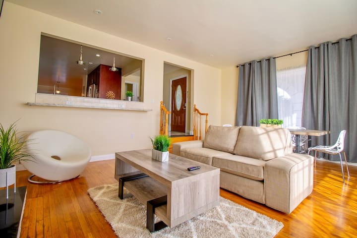 Bright + Lofty 5bd/3.5ba 15min To Sf + Sfo - Daly City