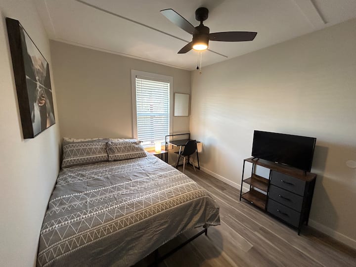 Superbe Grande Chambre, Centre-ville Hull (43-2d) - Ottawa