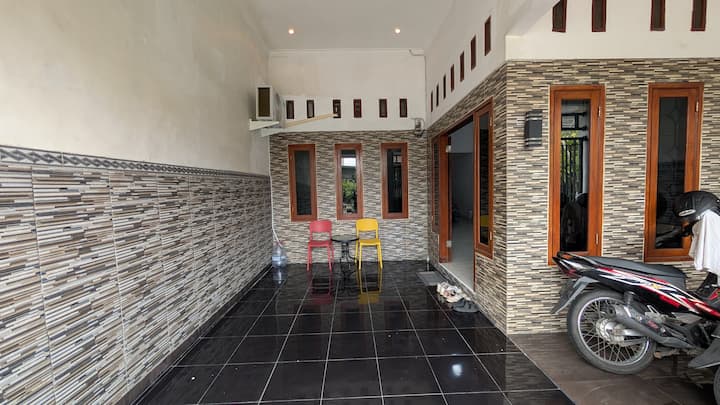 Homey Guesthouse Sukomanunggal - Surabaya