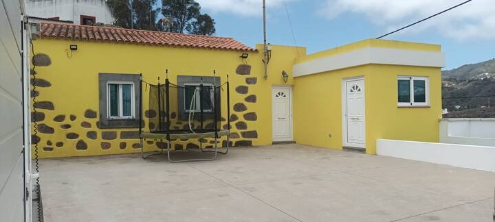 Casa Rural En Teror: Jacuzzi Y Parking - Teror