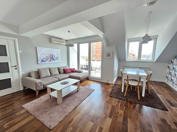 Modern & Spacious Duplex: Prime Skopje Location! - Skopje