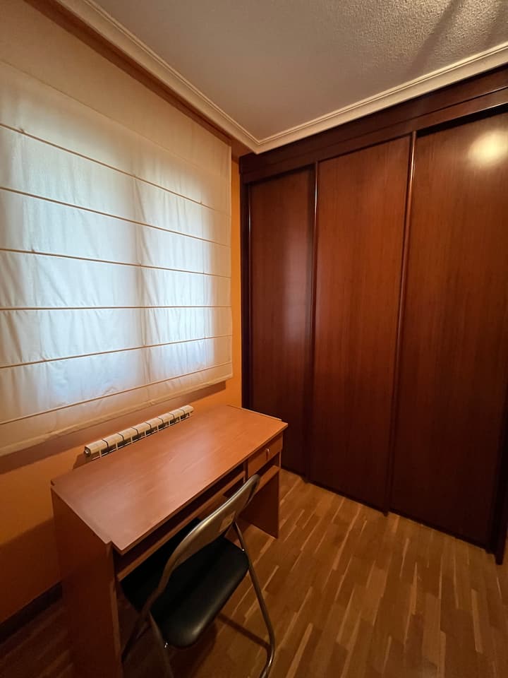 Habitación Amplia Y Cómoda - Salamanca