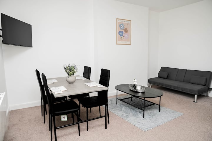 Chic 1-bed In Failsworth - Free Parking & Wifi - 올덤