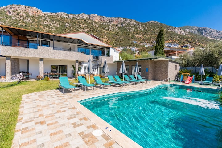 Villa With Tennis Court - Turkey