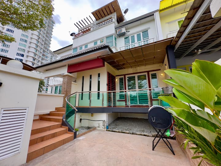 Cozy Homestay In Karpal Singh Drive - Penang