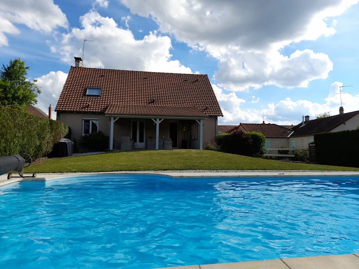 Maison De Ville, Quartier Calme - Nevers