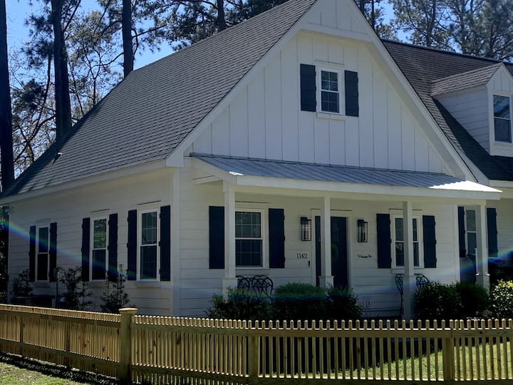 The Silver Lining Cottage - Charleston, SC