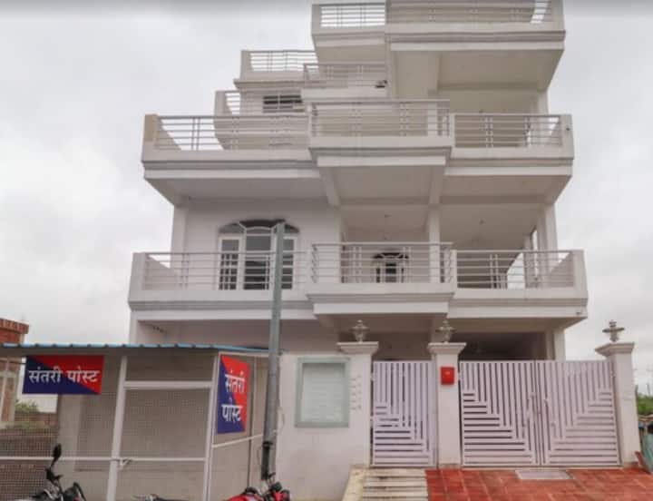 White House Residency - Lucknow