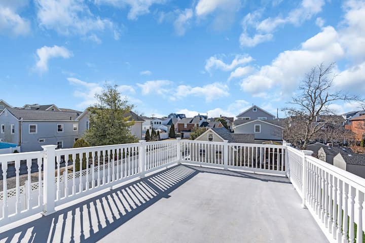 2br-2nd Fl- 1 Block To Belmar Beach - Private Deck - Belmar, NJ