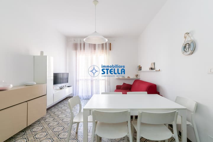 International / 5 [ Few Steps From The Sea ] - Jesolo