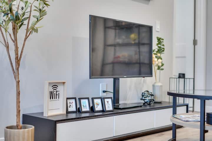 Modern Oasis W/ Free Parking Near Monrovia Canyon - Sierra Madre, CA