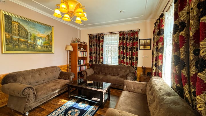 Suite-srinagar (5 Min From Airport)brkfst Included - Srinagar