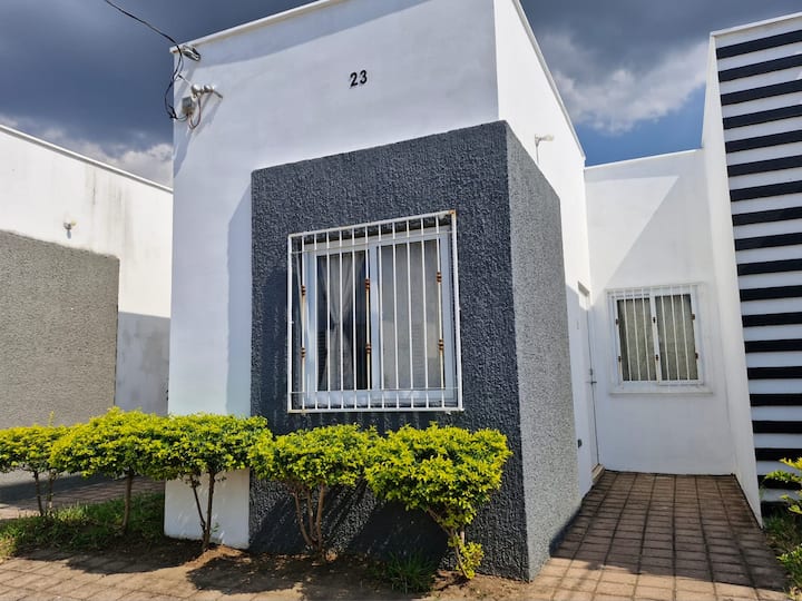 Bella Casa En Ciudad Marsella. - El Salvador