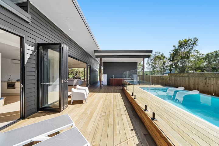 Brand New 4br Beach House South Stradbroke, Pool - South Stradbroke Island