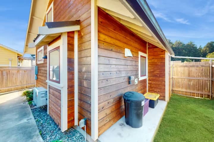 Cottage By Sequoia Zoo - Eureka, CA
