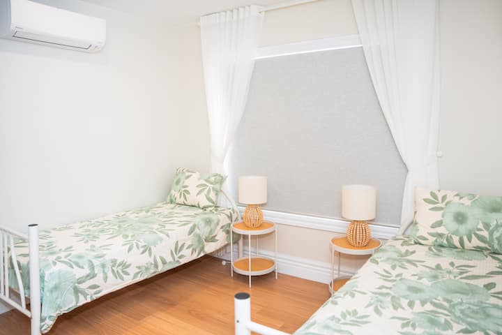 Private Room For Two - Twin Beds In New Home - Brooklyn