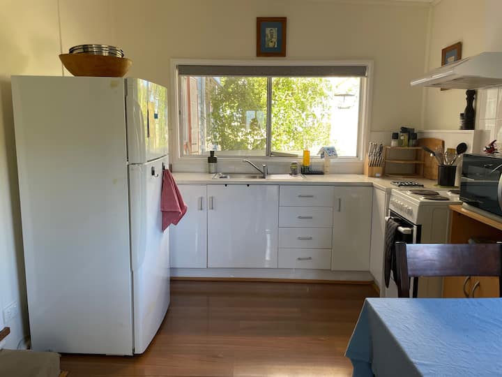 Self-contained Cosy Garden Suite - Armidale