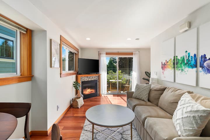 Peaceful City Retreat • Family & Pet Friendly - Burien, WA
