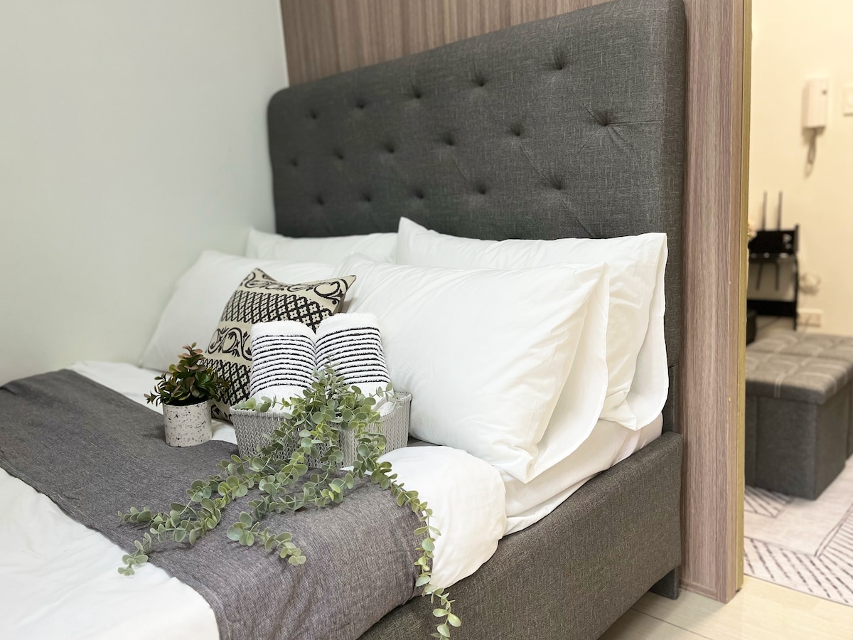 SMDC Shore Condotel - Pistaccio Room (near MOA) - Apartments for Rent ...
