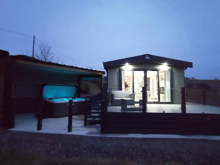 Waters Edge Lodge 1 - Wales