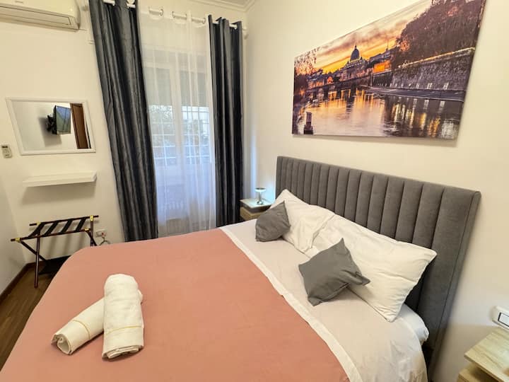 Roma Fatata: Near Metro Jonio - Italië