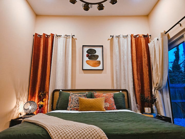 The Sand & Sapphire Studio - Savannah, GA