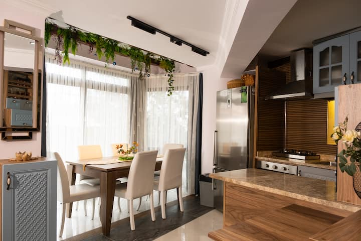 Urla İSkelede Bahçeli Ev - Urla