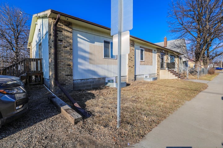 Home In The Heart Of Aberdeen - Aberdeen, SD