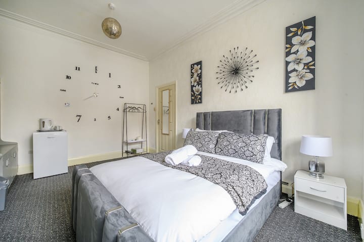 *Re15cfa* For Relaxed & Cosy Stay + Free Parking - リーズ