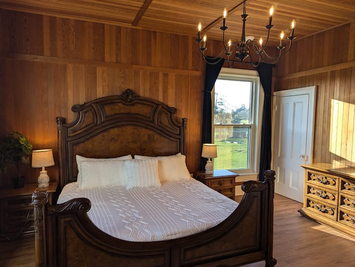 Woodside Farm Country Inn - Sooke