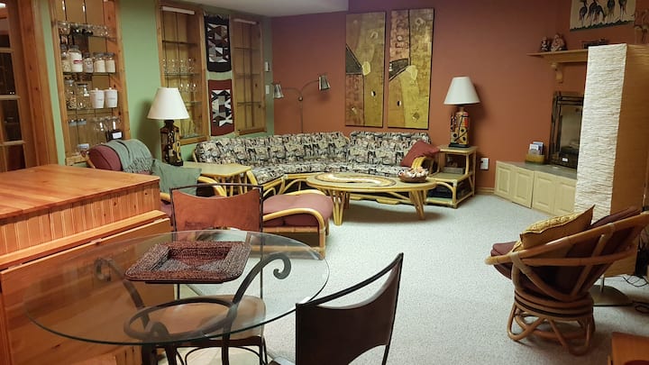 Autumn Cozy 2 Bedroom Suite - Langley
