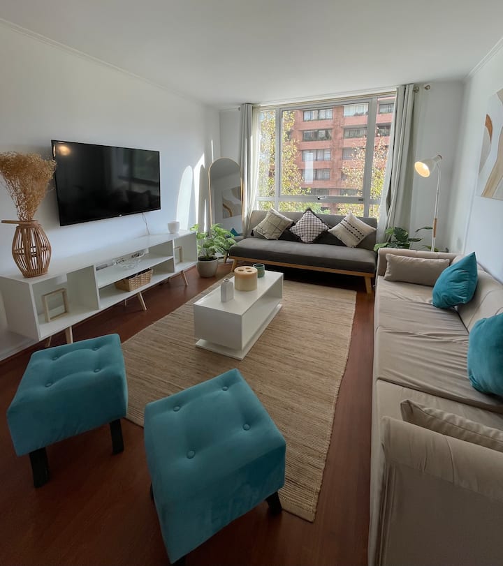 2d2b + Estacionamiento Metro Manquehue - Chili