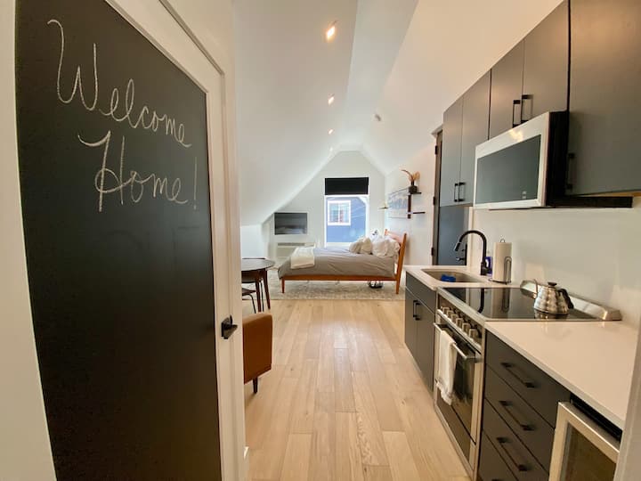 Loft Guesthouse In Denver - Cory - Merrill - Denver