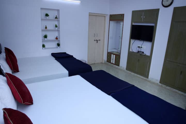 Suite 3 Bed Room Ground Floor - Dwarka