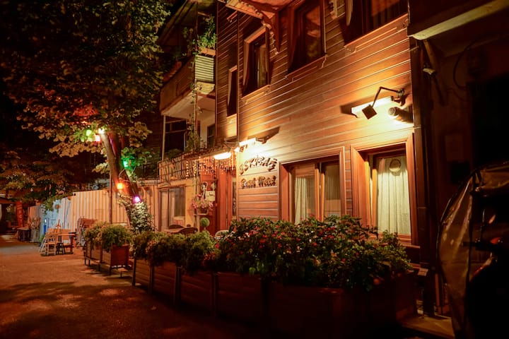 Eskibağ Butik Otel Manzaralı Oda - Büyükada