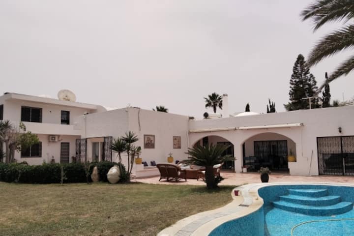 Superbe Villa Pieds Dans L’eau - Sousse