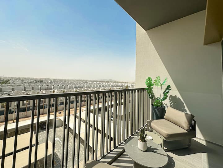 Elegant Studio With Skyline Views & Comfort - Dubaï