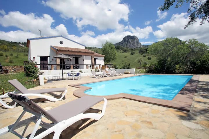 Preciosa Casa Para Divertirse - Zahara