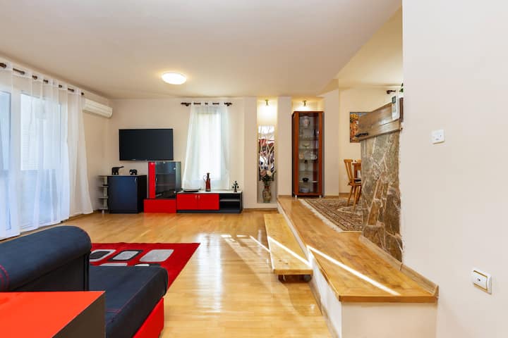 Stancho's 3 Br Apartment - Plovdiv
