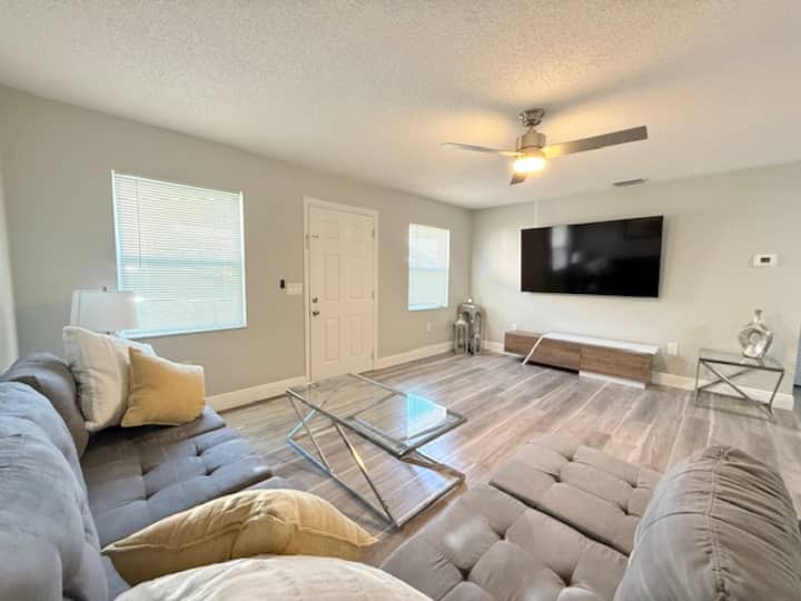 Modern Winter Haven Apartment - Winter Haven, FL