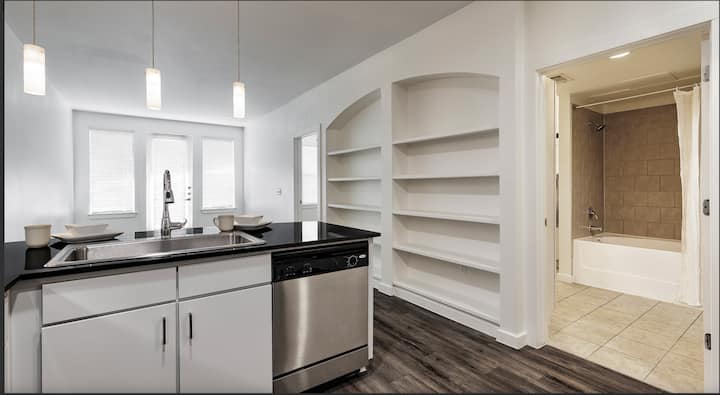 1 Bed Off South Cong - South Lamar Boulevard – Austin
