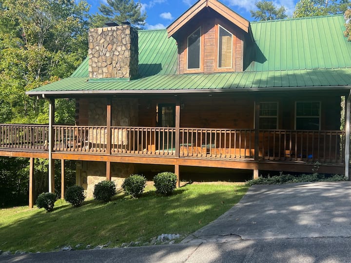 Cozy Cabin Getaway - Townsend, TN